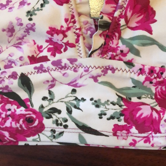 Mossimo Supply Co. | Swim | Cute Floral Pink Xl Target Bathing Suit Top ...
